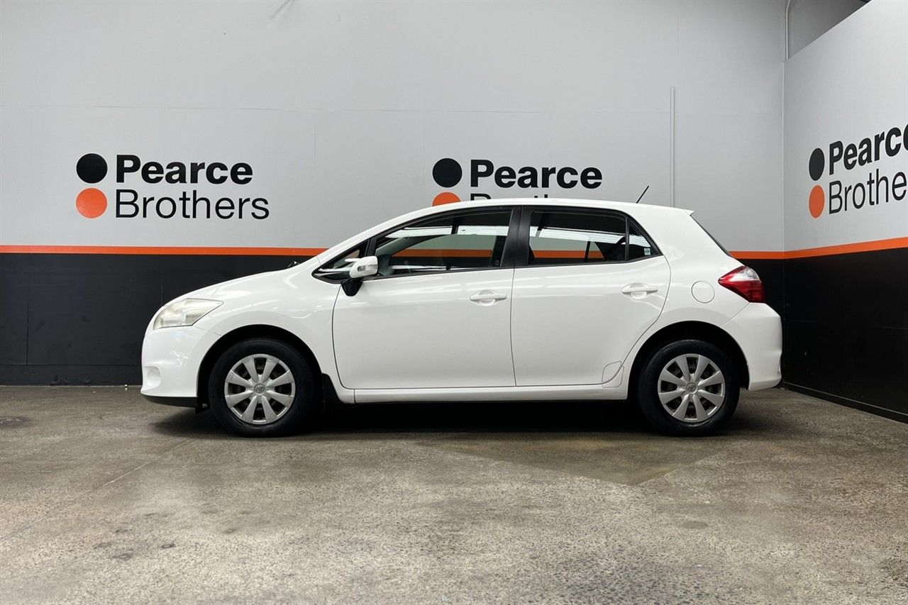 2011 Toyota Corolla Hatchback Gx, 6 Speed Manual, Nz New For Sale At ...