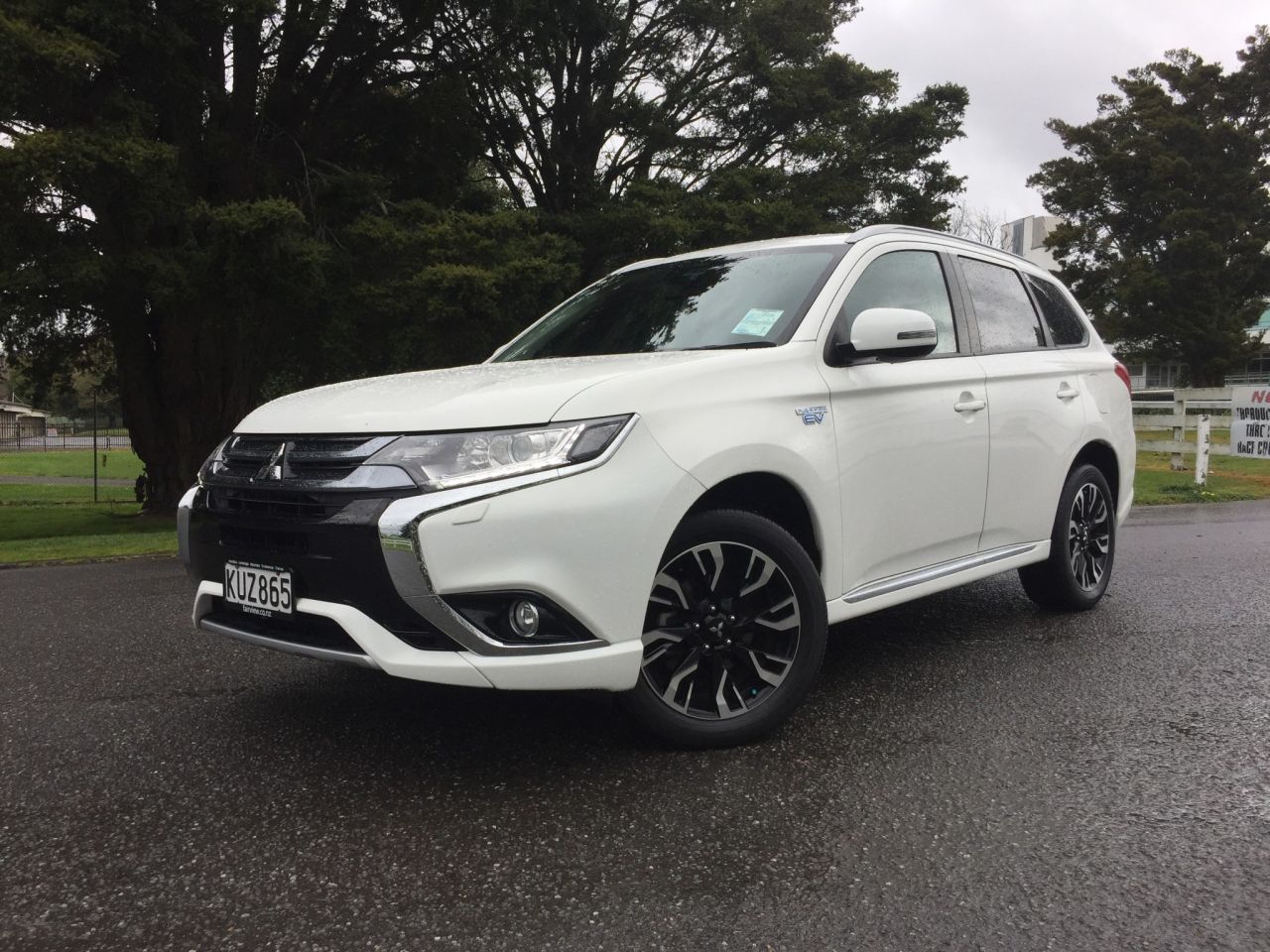 2017 Mitsubishi Outlander Xls 4wd 2.0l Phev For Sale At $23,990 In ...