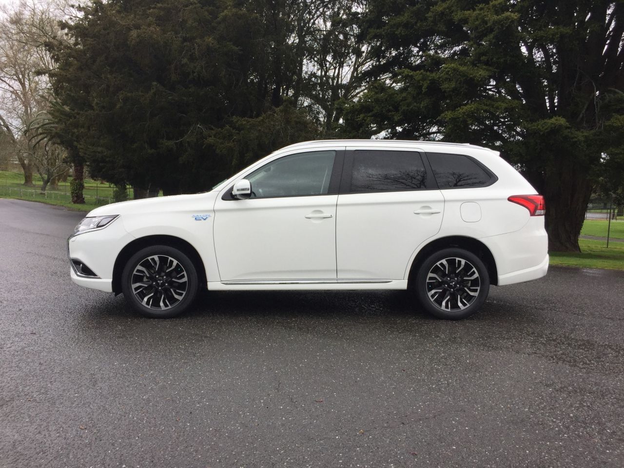 2017 Mitsubishi Outlander Xls 4wd 2.0l Phev For Sale At $23,990 In ...
